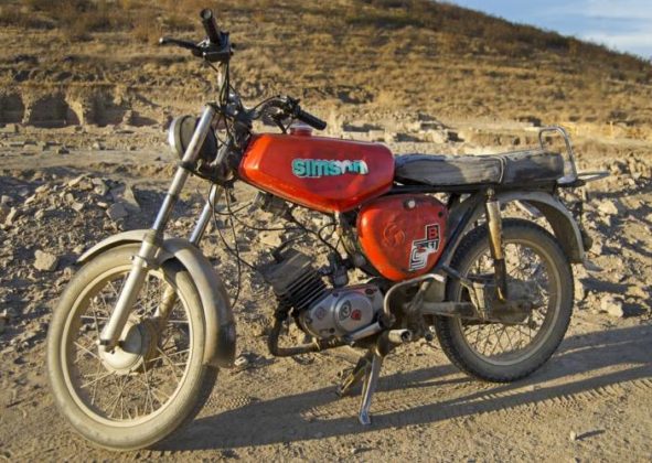 Dingelstädt: getunte Simson S51 endet im Maschendrahtzaun | Thüringen ...